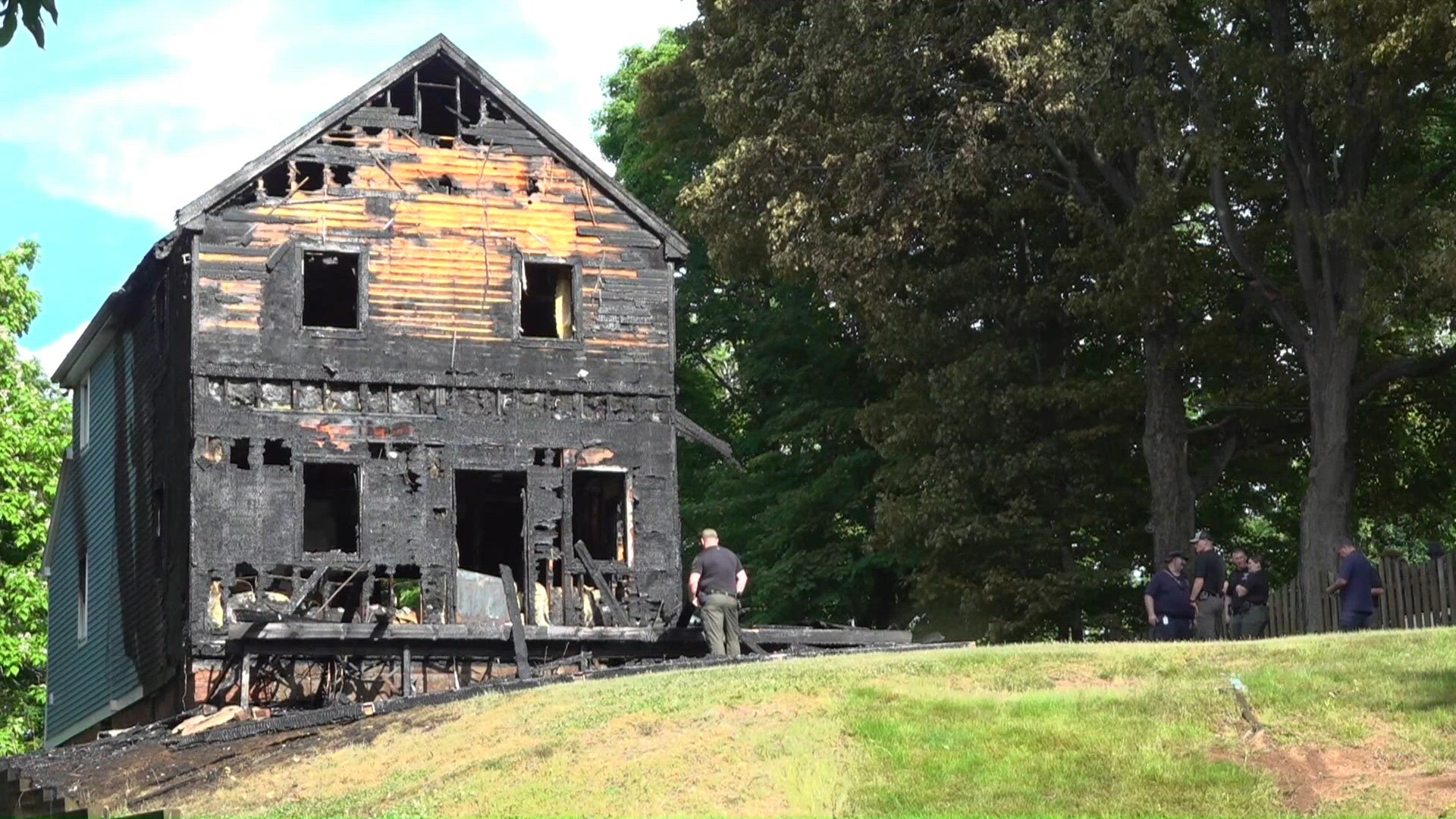 Berlin house destroyed by overwhelming afternoon fire