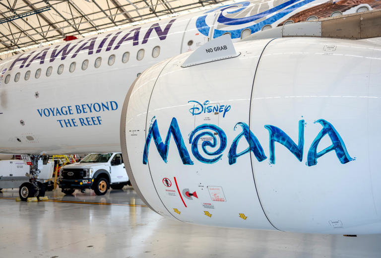 Hawaiian Airlines unveils first of three live-action 'Moana' aircraft ...