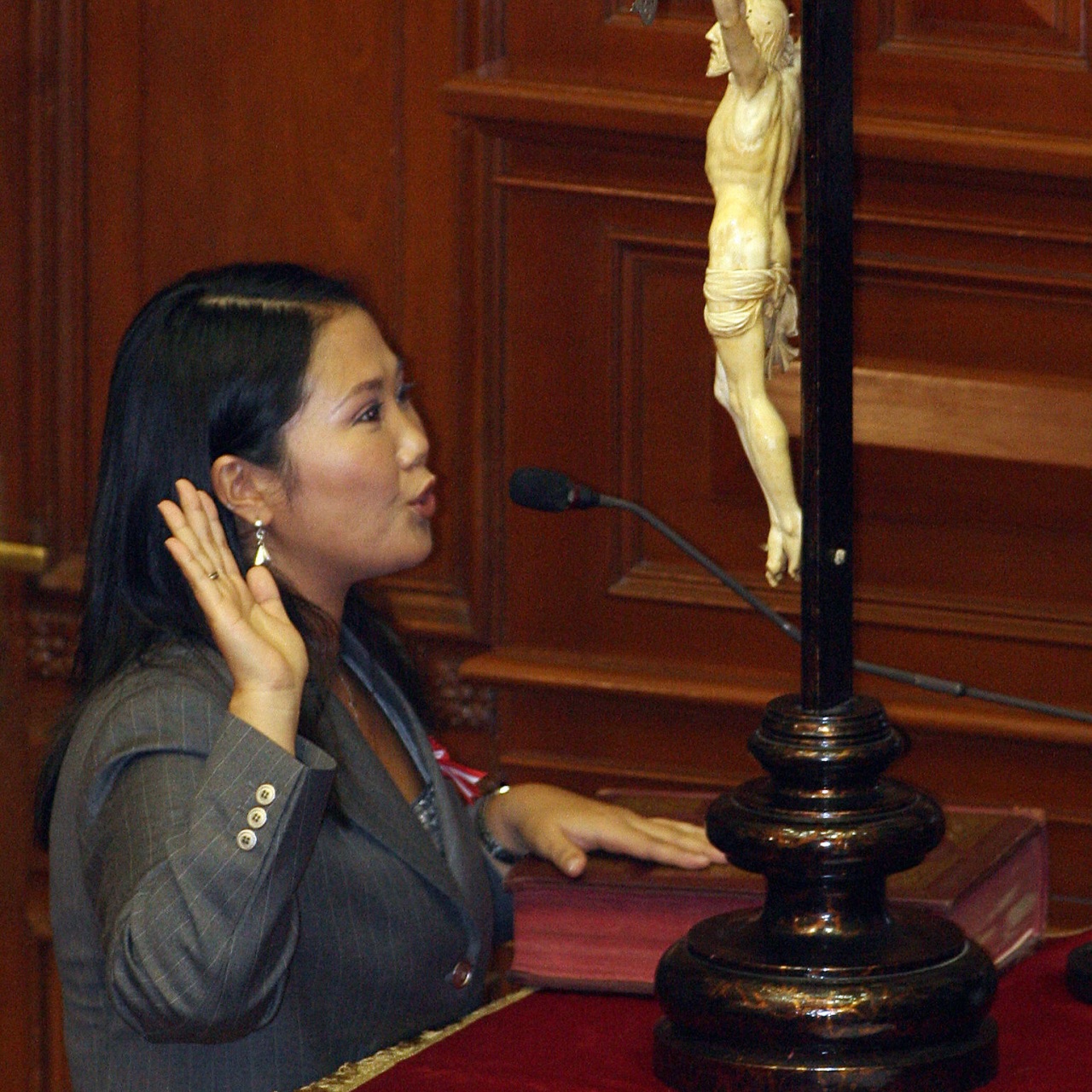 The daughter of a 'dictator' wins power in Peru