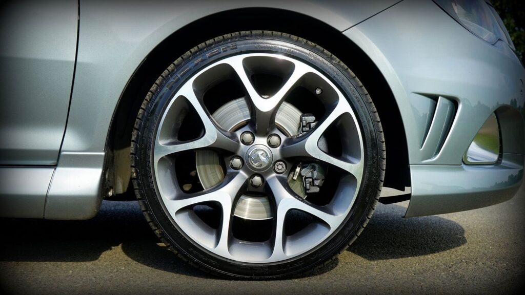 10 common car items and parts targeted by thieves