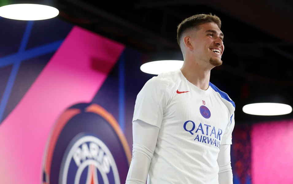 PSG open talks with West Ham to beat Man Utd to Fernandes