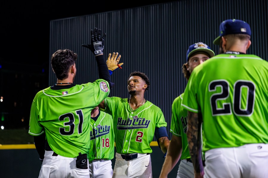 Burgers win in walk-off fashion