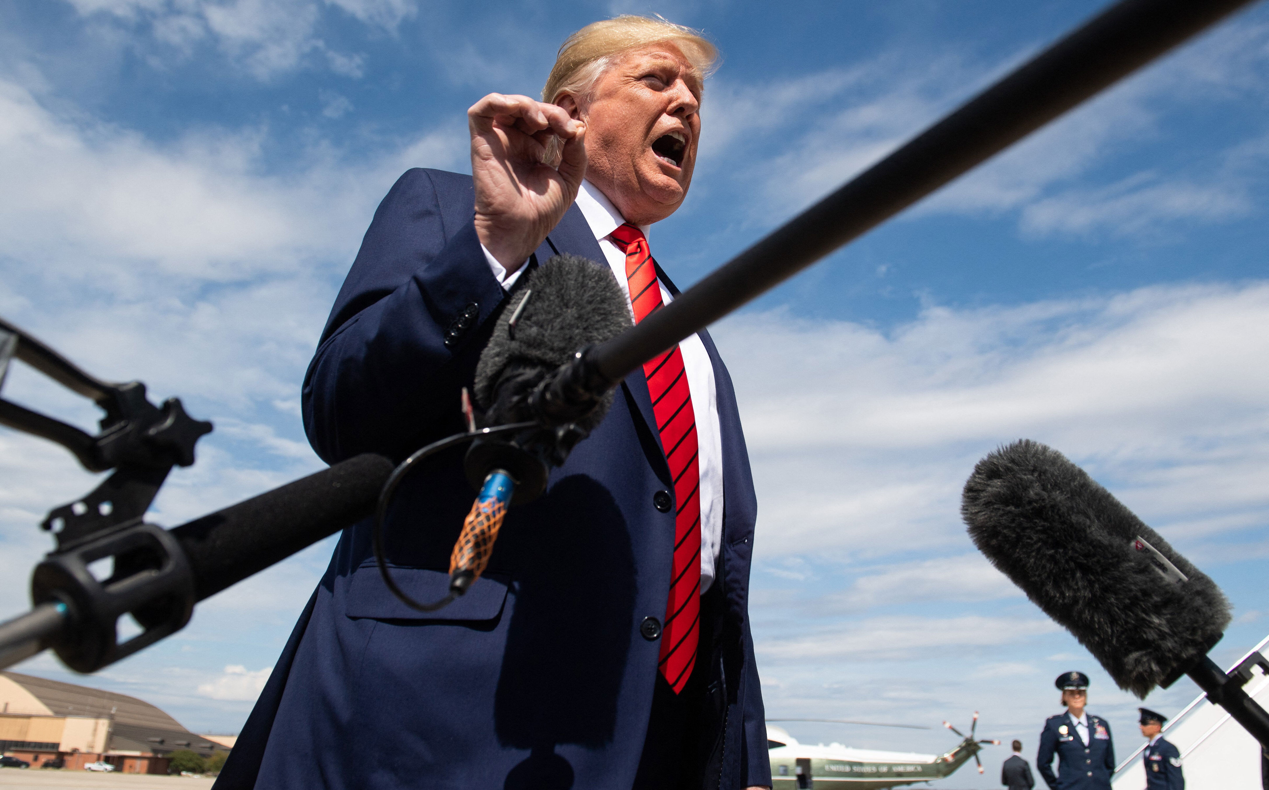 'Expel the bum': Trump flips out on Dem lawmaker in 195-word social ...