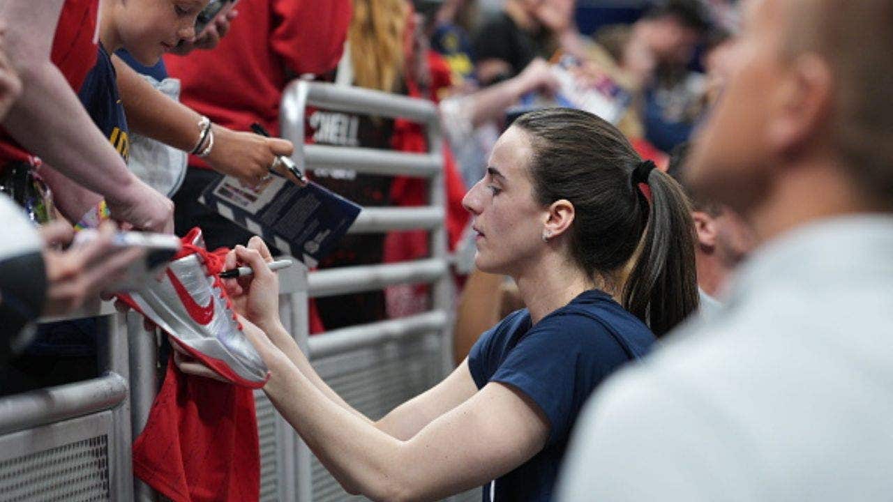 Caitlin Clark drops 32-point double-double in Taylor Swift Nikes as ...