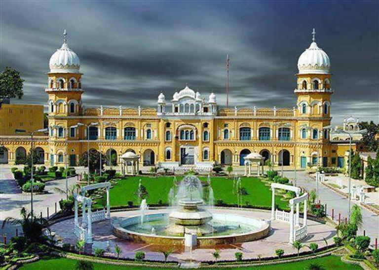 Spiritual bonhomie: Golden 'palki' sent to Pakistan’s Nankana Sahib via ...