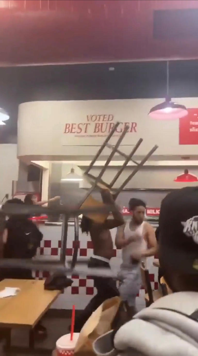Knicks fan, other agitators ruthlessly beat NYC Five Guys employee with ...