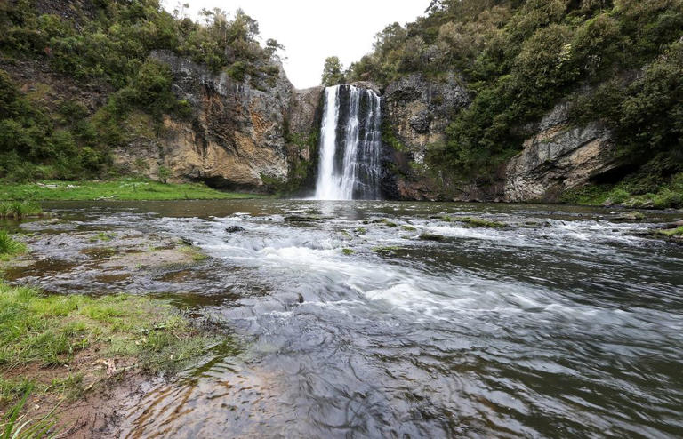 Massive earthquake fault line found lurking below New Zealand's largest ...