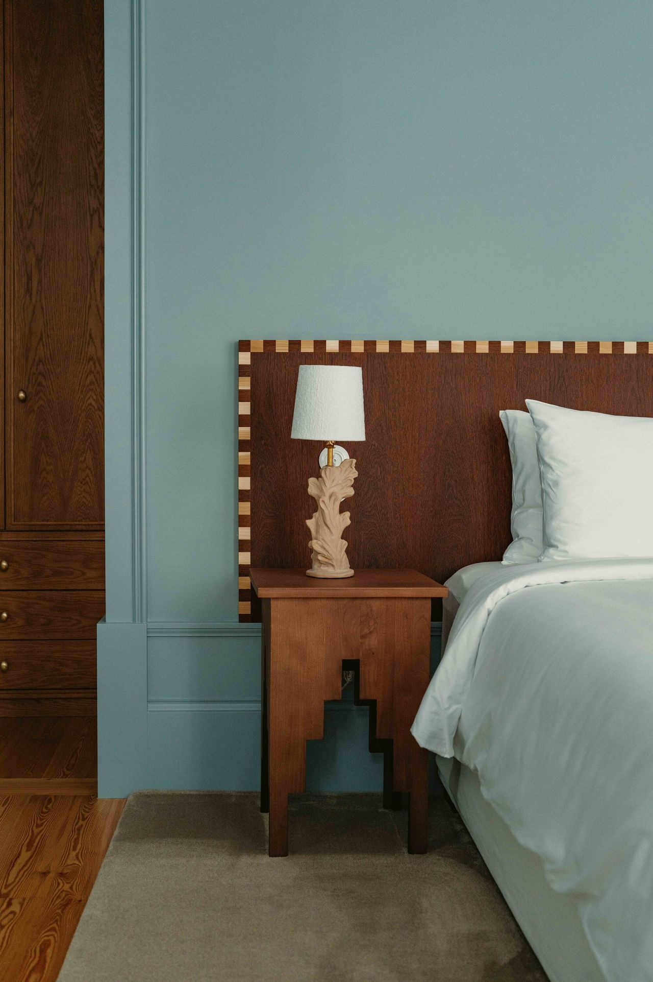 7 designer bed recipes that turn humdrum bedding into high-end looks