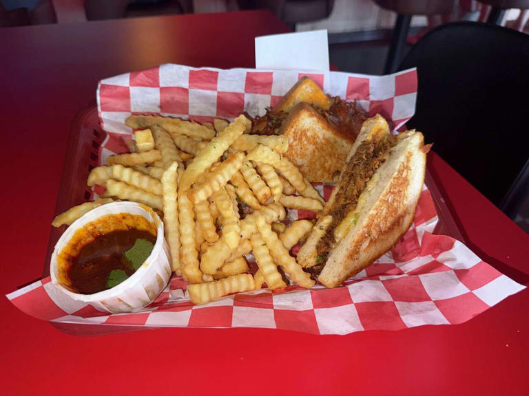 New Hill Country hot spot flips the idea of a country club in New Braunfels