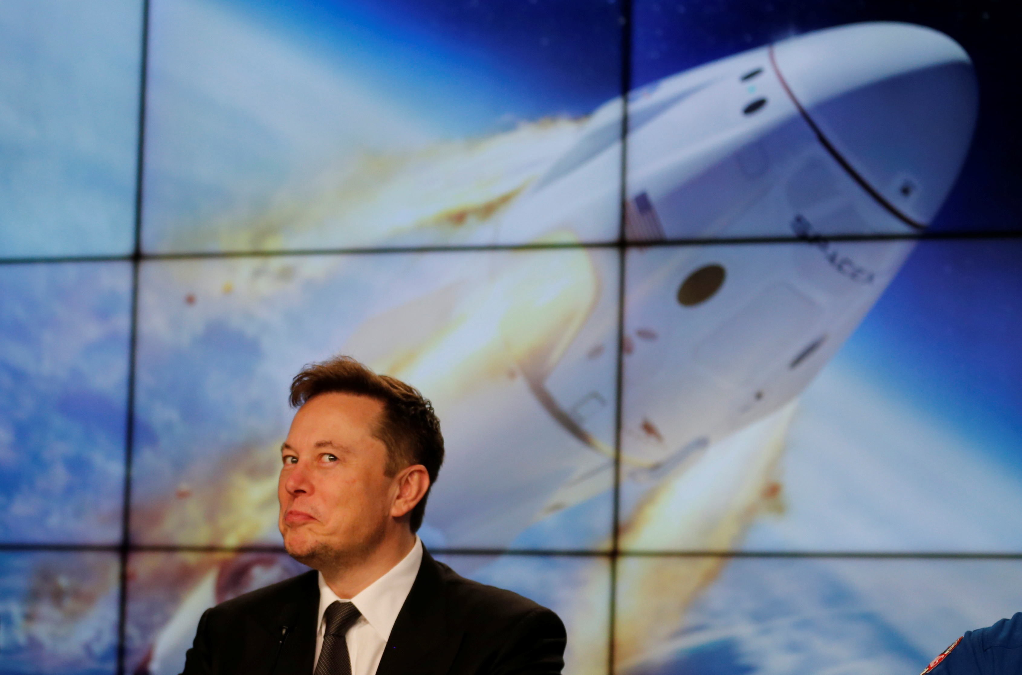 Kosmiczny biznes Elona Muska. Akcje SpaceX to żyła złota czy pułapka?