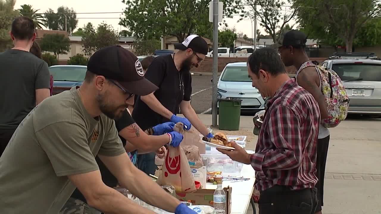 City of Phoenix faces lawsuit after new ordinance to regulate food ...