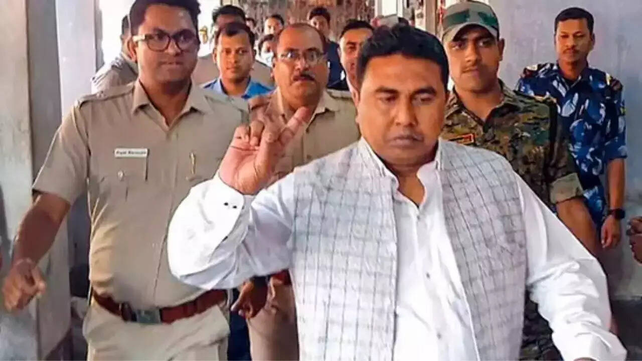 'Cut money' crackdown: Hooghly TMC MLA kin slapped by woman, hauled ...