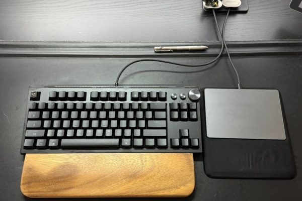Razer’s most luxurious gaming keyboard is a beast, but does it work on ...