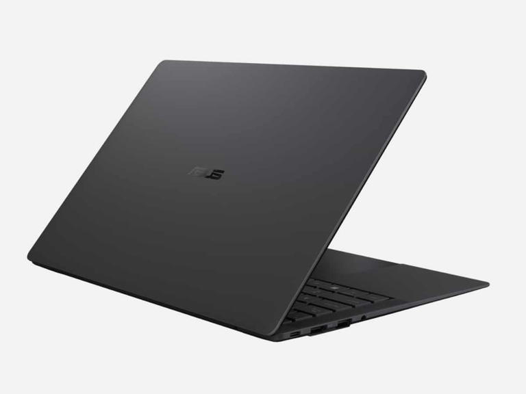 ASUS’ sub-1kg ExpertBook Ultra claims to outpace NVIDIA’s RTX 4050