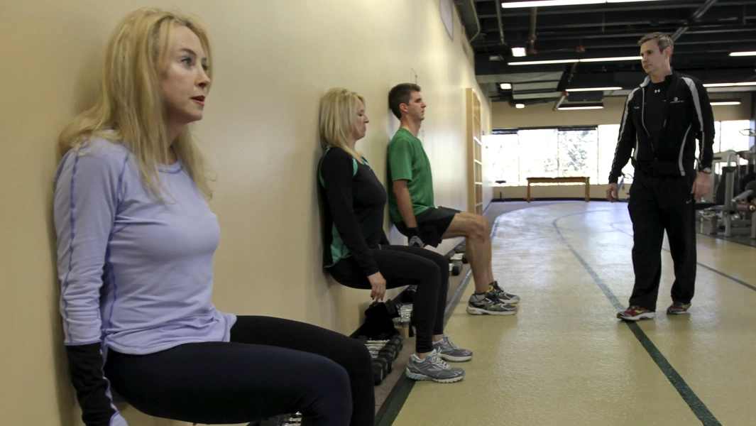 Isometric and aerobic exercises for lowering blood pressure