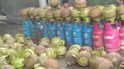 Diduga jual gas elpiji 3 kg di atas HET, UD Nifo disanksi