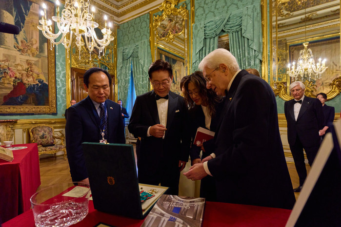 Lee attends state banquet in Rome
