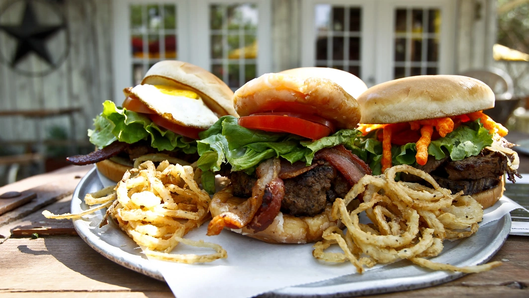 11 iconic hole‑in‑the‑wall burgers across America