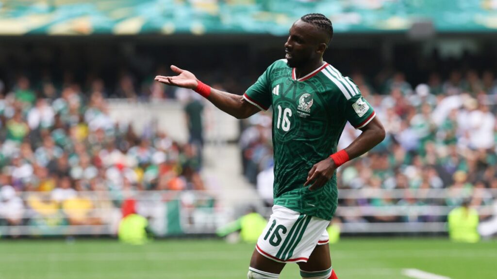 Hito histórico: Julián Quiñones anota el gol 1000 de México en torneos ...