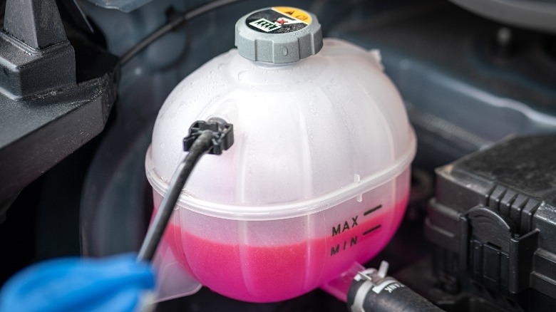 5 reasons why your car's engine overheats