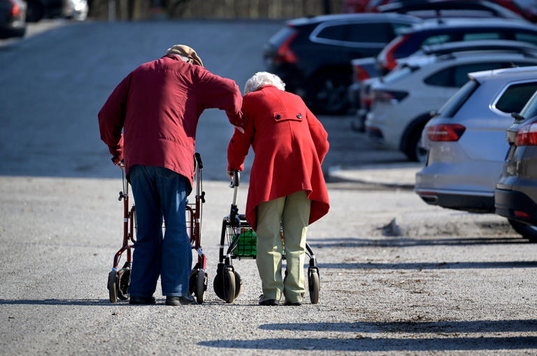 Omstritt grundskydd i pensionen ska förbättras