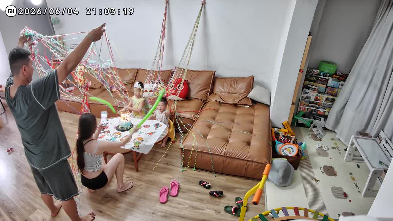 Candle sparks small fire during home birthday photoshoot in Sichuan, China
