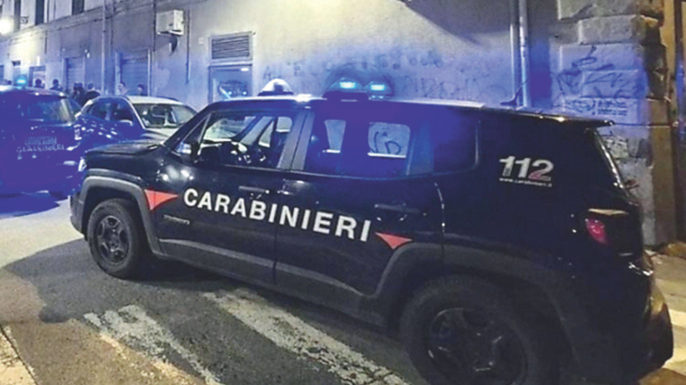 Livorno, insulta e picchia la compagna: arrestato 50enne che poi cerca ...