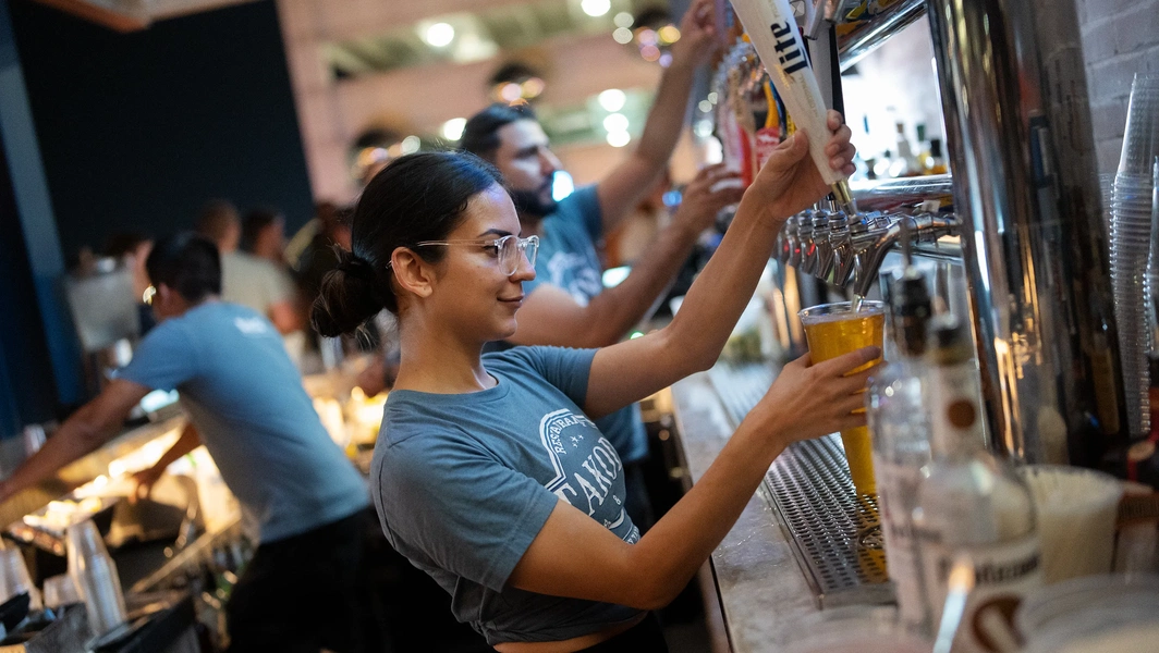 10 unforgettable bartender stories from behind the bar