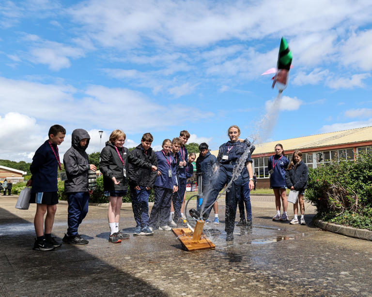 Hampshire Year 7 pupils visit HMS Sultan for SULSTEMIC event that ...