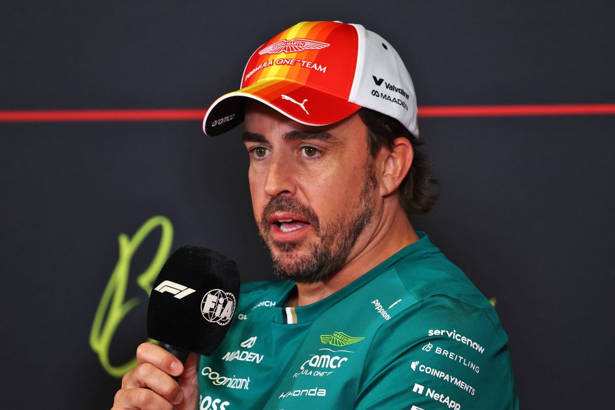 Verstappen krijgt steun van Alonso in discussie over omstreden motorregels