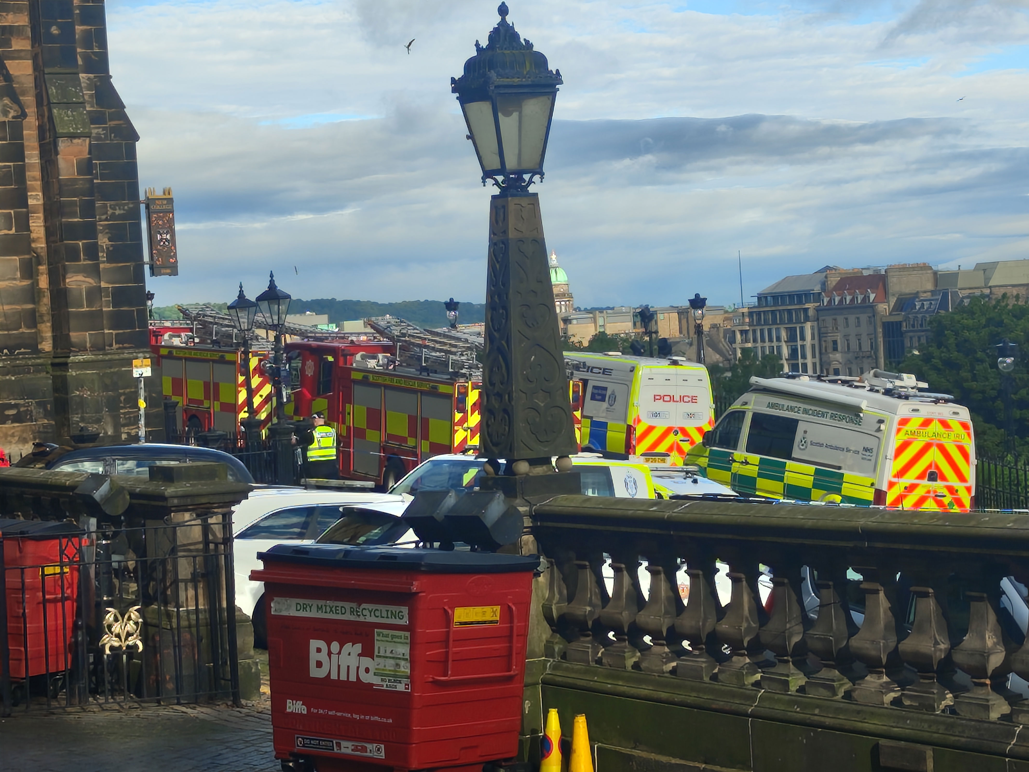 Edinburgh emergency services make early morning rush to the Mound in ...