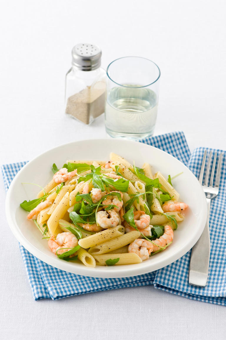 Insalata di pasta: 3 condimenti crudi pronti in 5 minuti