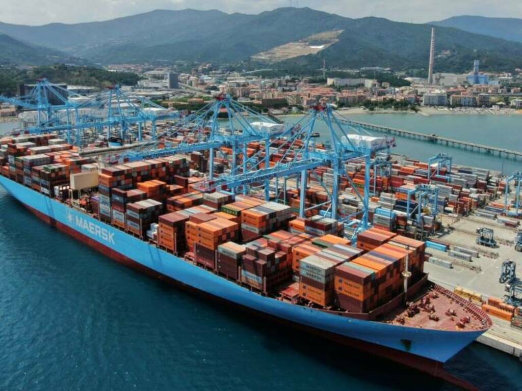 Il porto di Savona-Vado, porto container italiano più performante ...