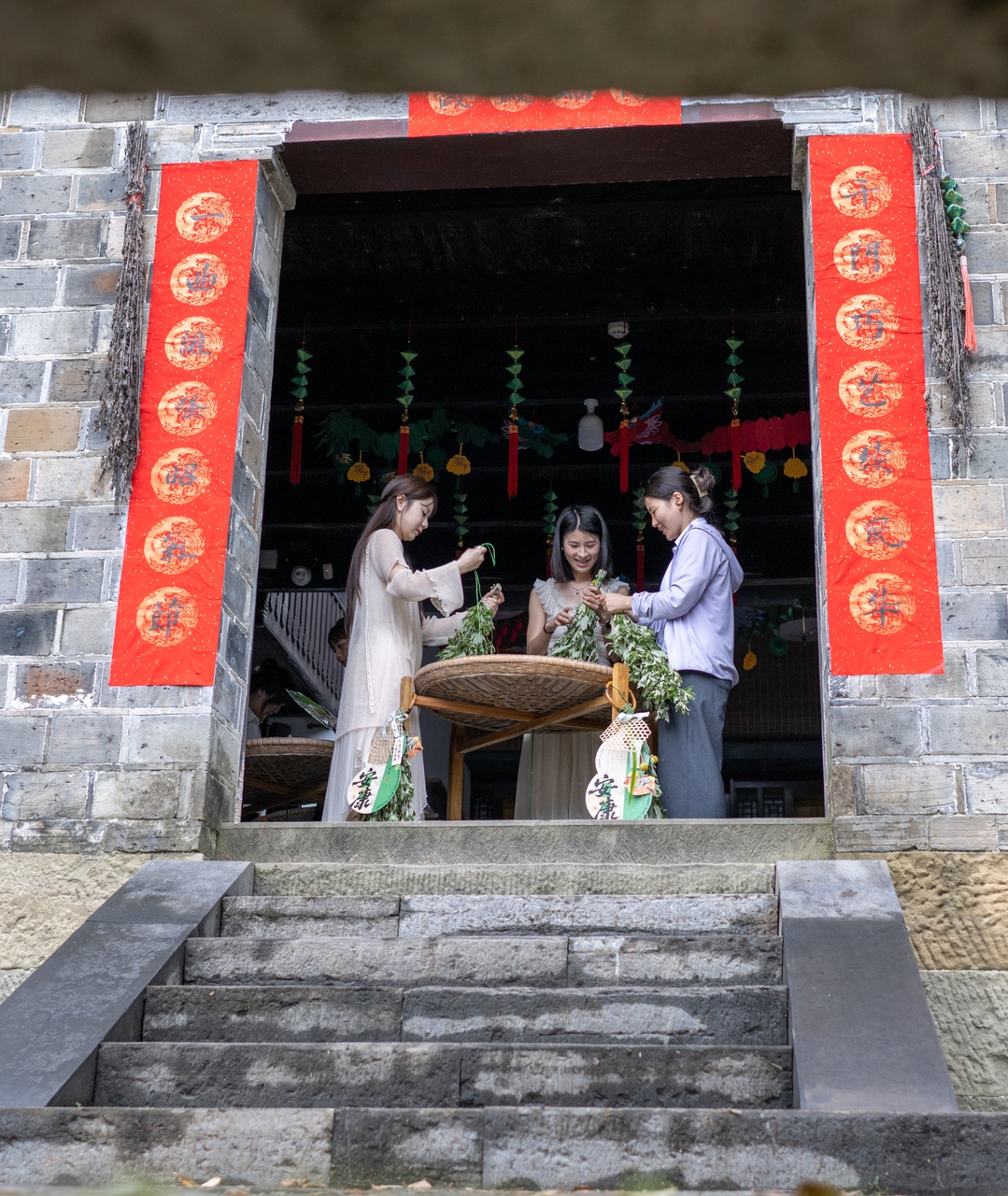 湖北秭归：传统民俗迎端午