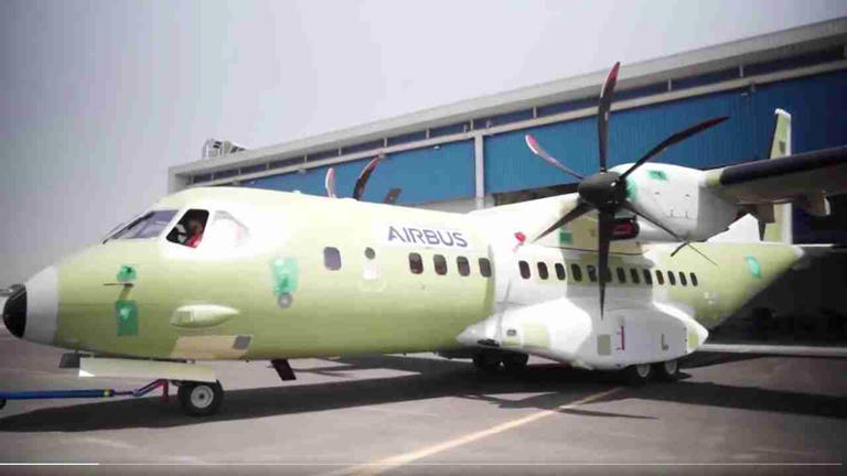 Tata e Airbus realizam primeiro voo do C295 montado na Índia