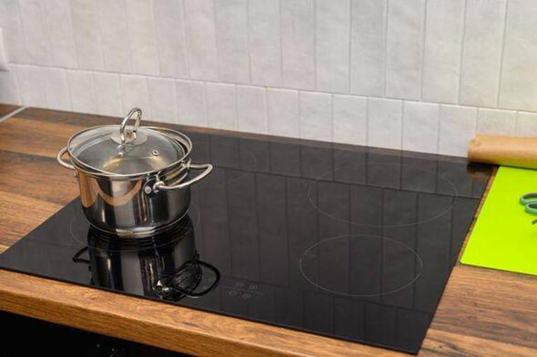 Anyone with an induction hob in their kitchen urged to make 50p check now