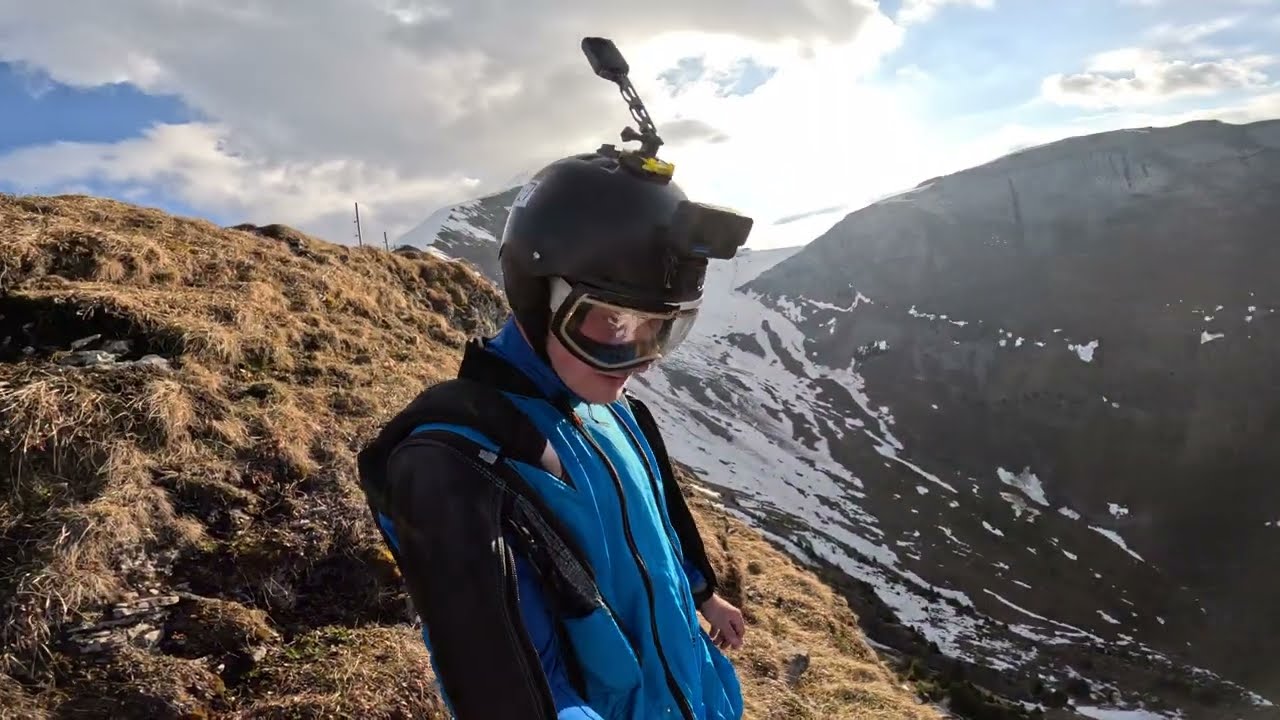 At first he was scared - then he suddenly jumped