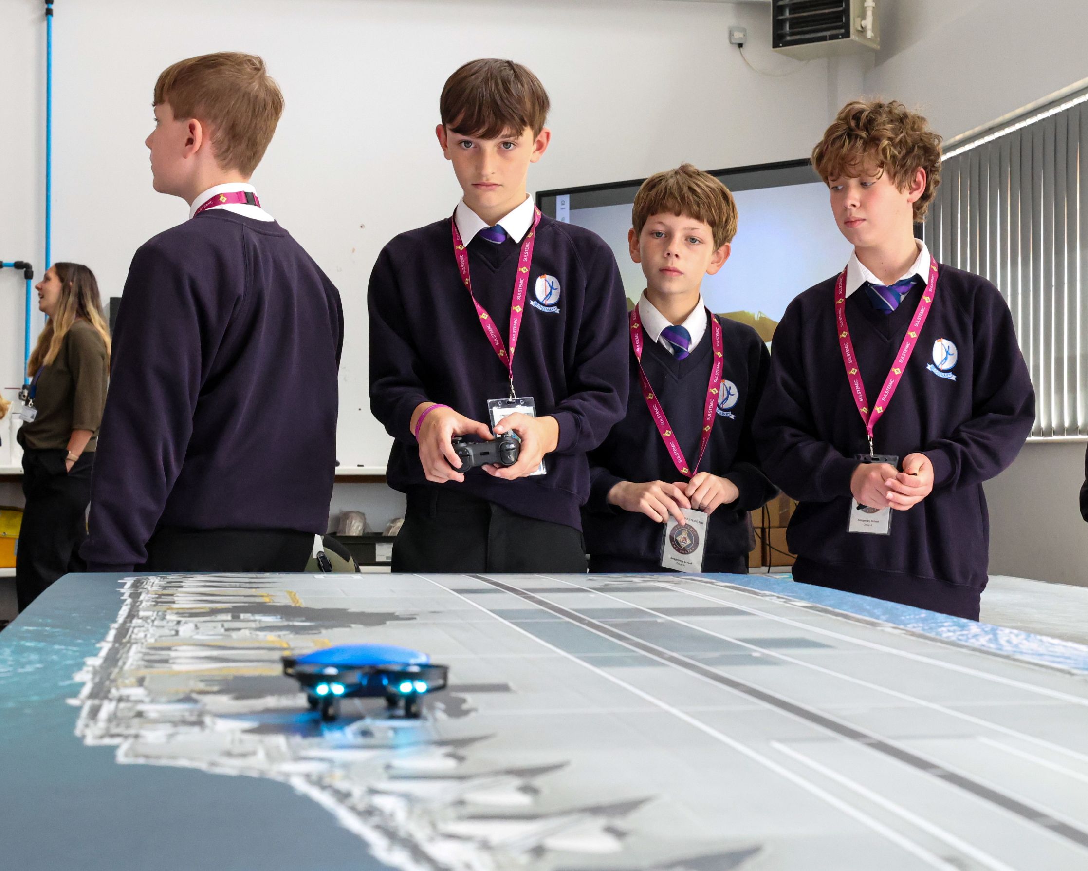 Hampshire Year 7 pupils visit HMS Sultan for SULSTEMIC event that ...