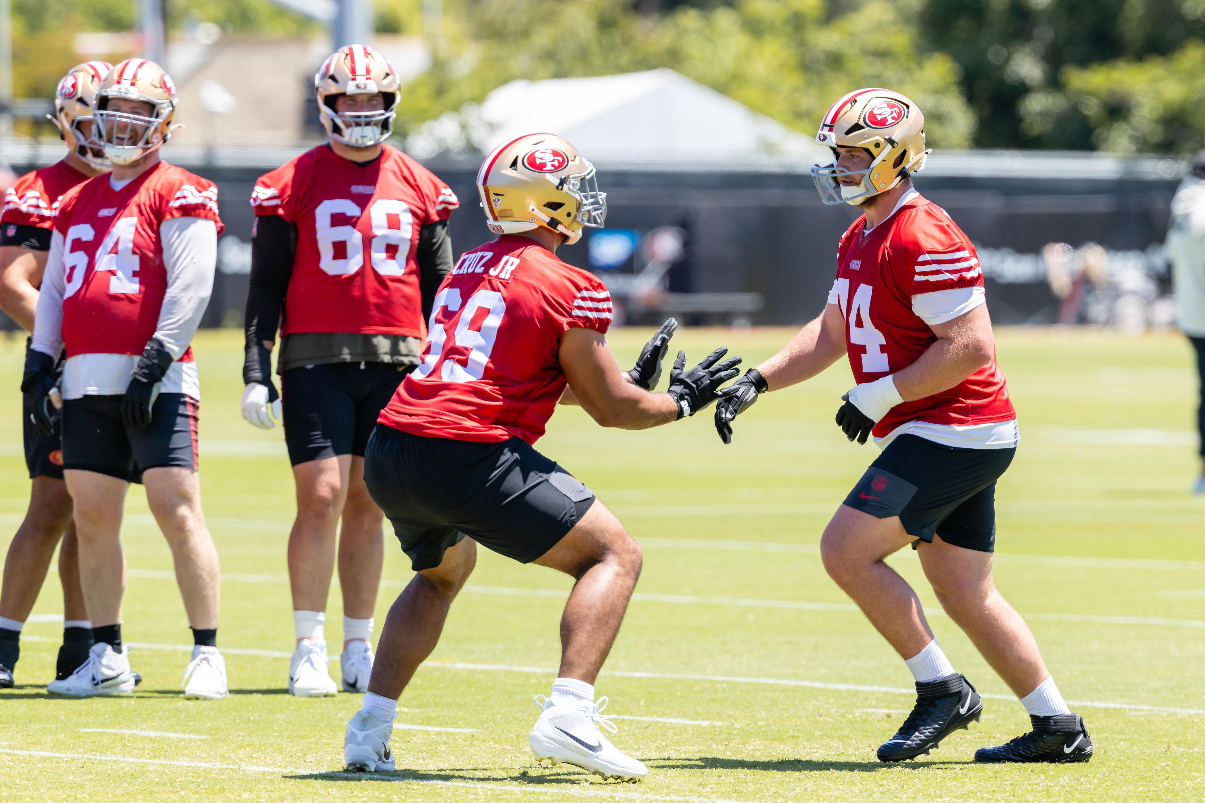 49ers news: An otherworldly weekend for the Niners to sign an OL