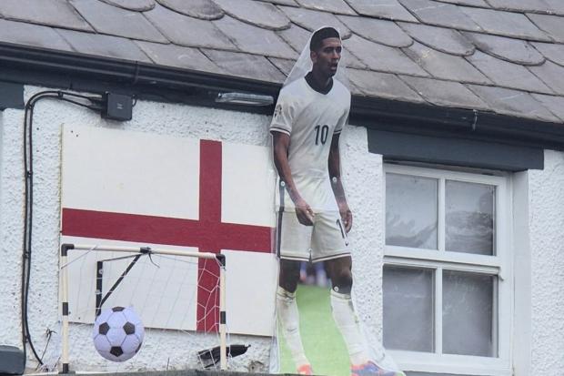 Wirral pub puts life-sized Jude Bellingham on roof as World Cup fever ...