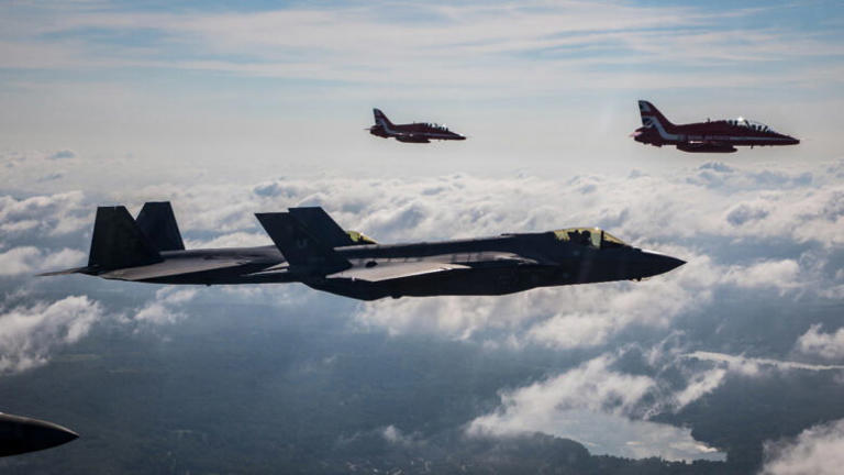 L’armée de l’air américaine atteint un niveau historiquement bas tandis ...