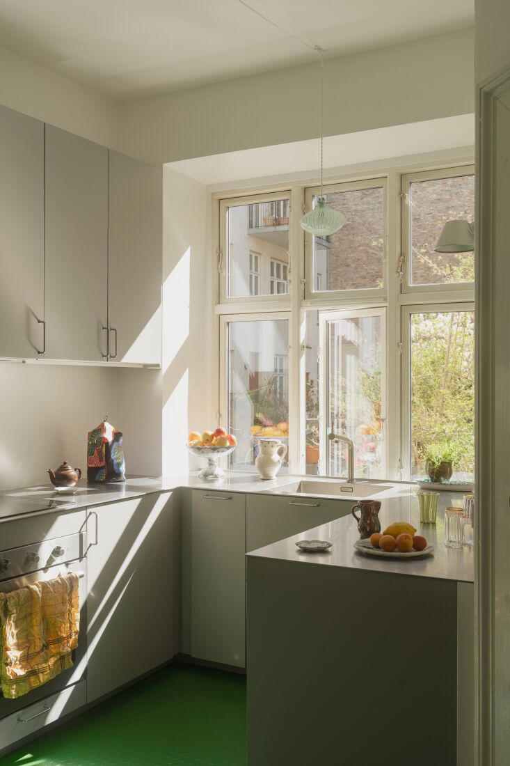 A textile collector’s colorful family apartment in Copenhagen: At home ...