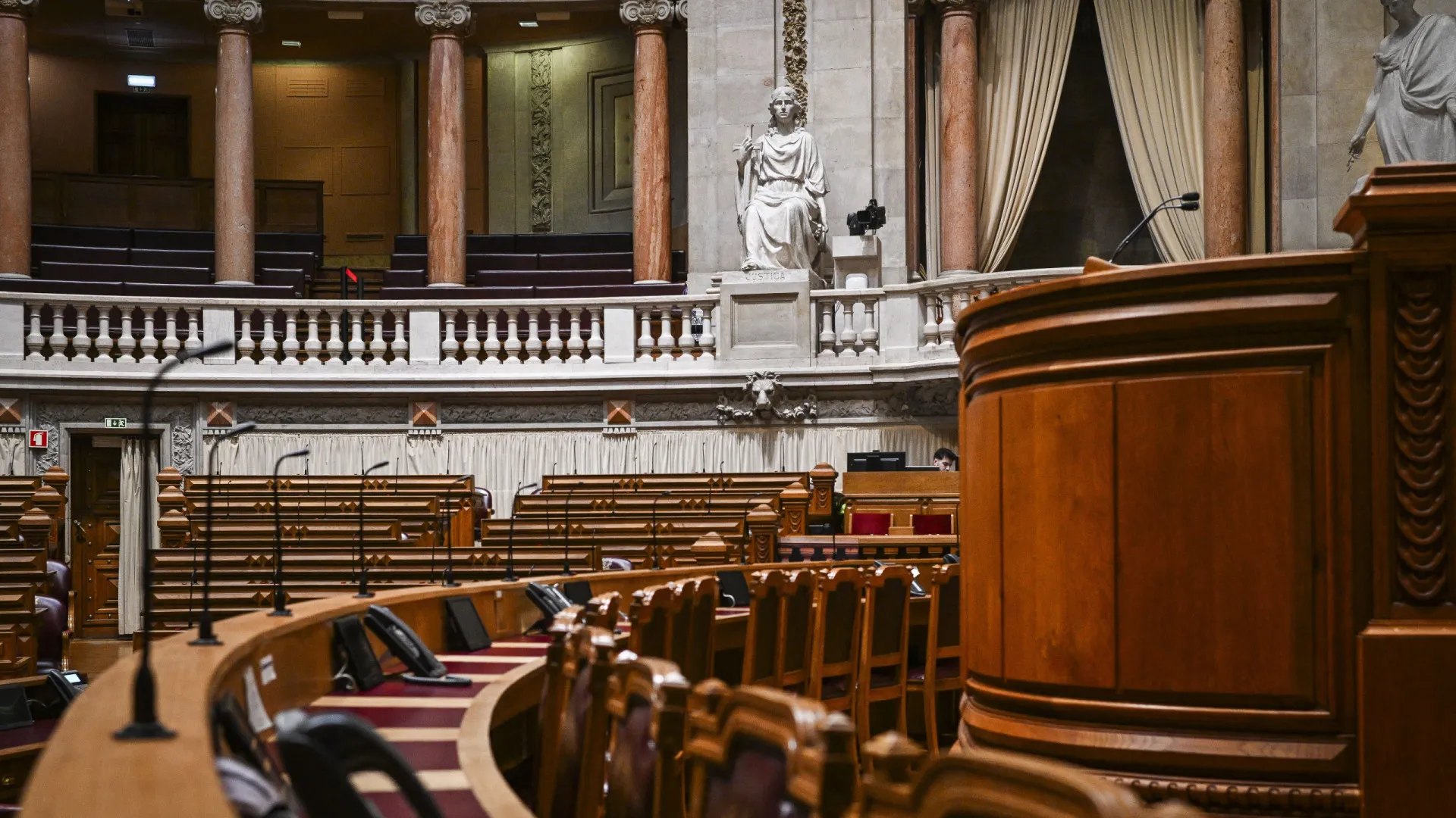 'Paizinho Estado', troika e acusações de "hipocrisia". O debate da PSU