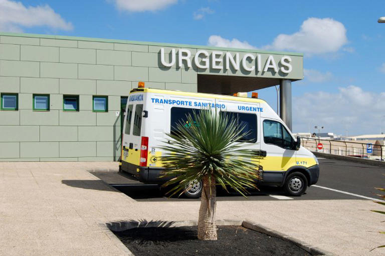 Two dead after holiday horror crash involving TUI tourist bus in Lanzarote