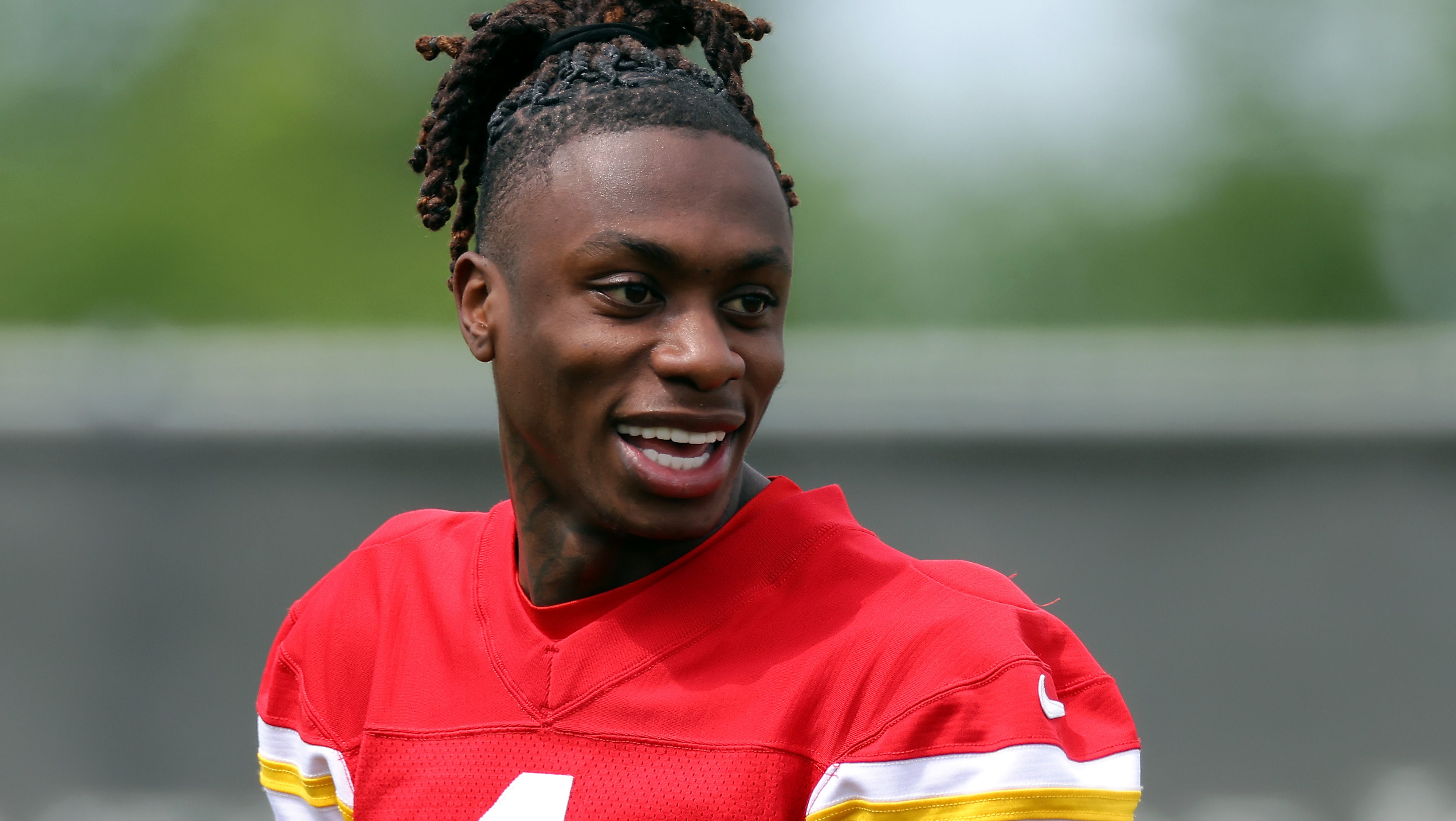 Chiefs WR Xavier Worthy provides update on shoulder rehab