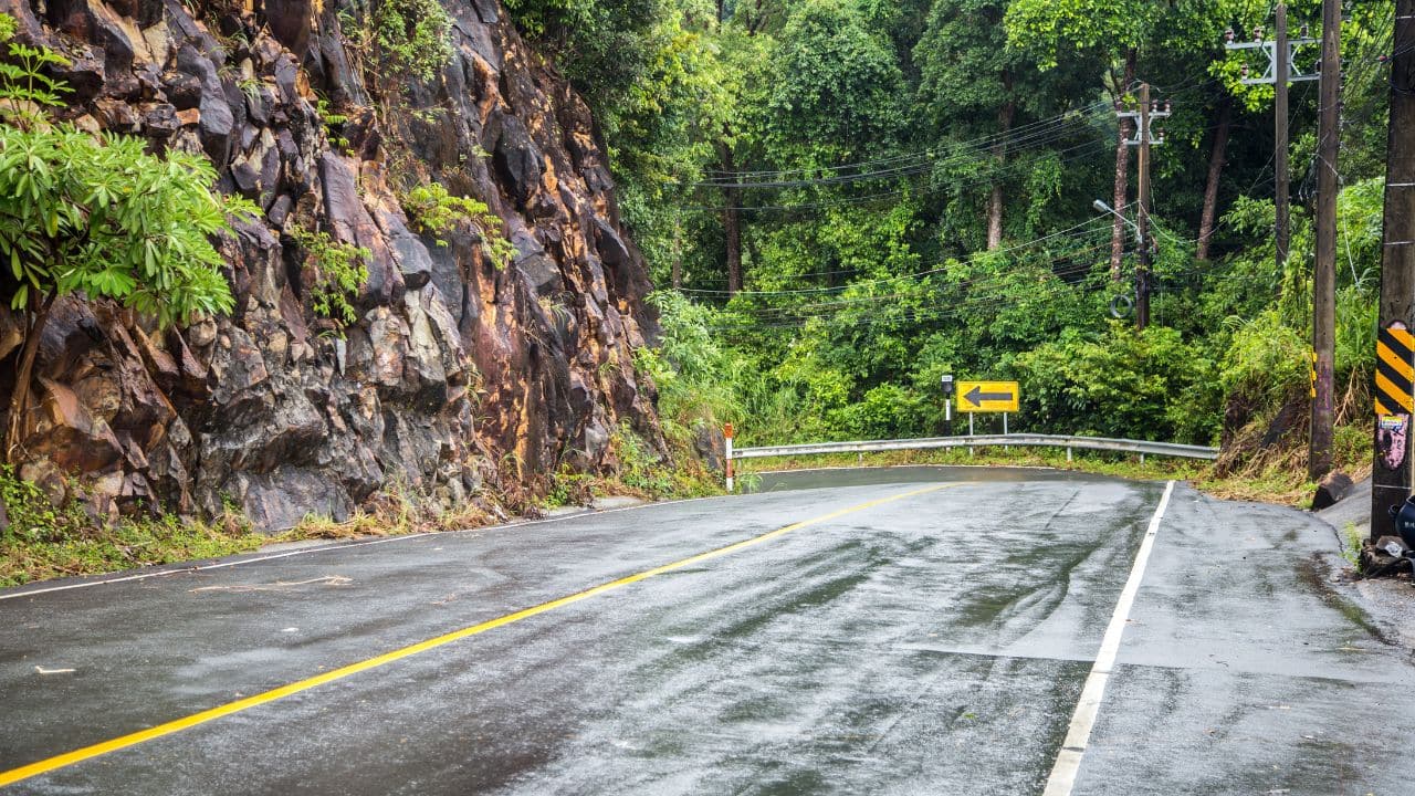 Monsoon on wheels: 5 scenic road trips across India that one must visit ...