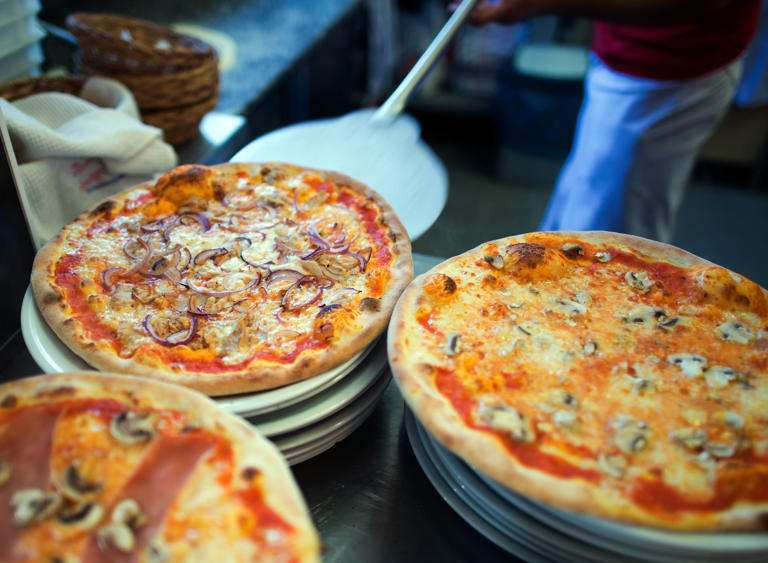 World champion German chef offers cabbage, tuna, caviar pizzas