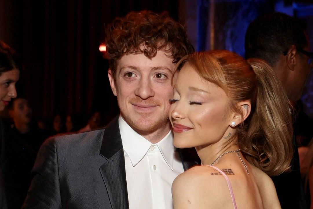 Ariana Grande Friends Blindsided by Split