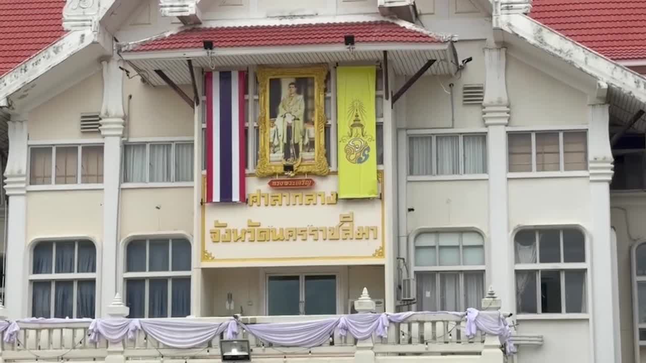 Thai flag lowered as mourners pay respect to dead princess