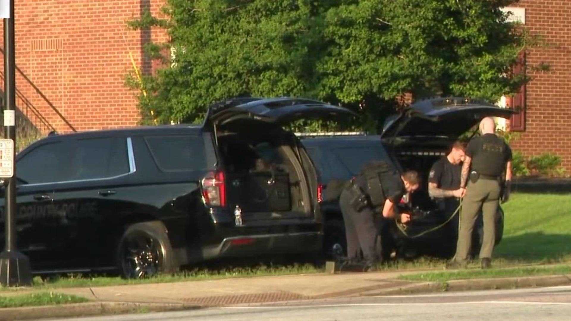 SWAT scene in Powder Springs appears to be wrapping up